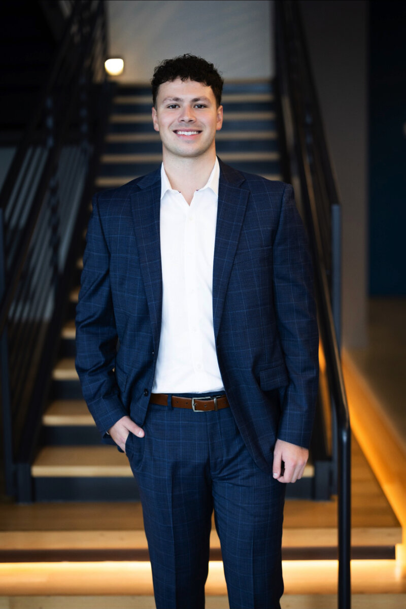 MEET THE TEAM - Dwellus